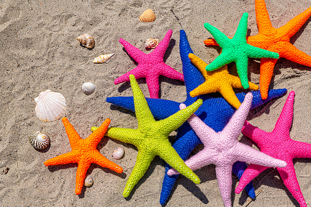 7 Starfish Patterns For Knitters & Crocheters - KnitHacker