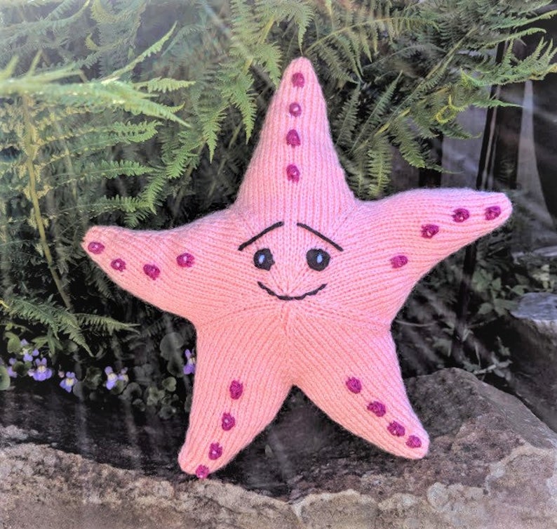 8 Starfish Patterns For Knitters & Crocheters | KnitHacker