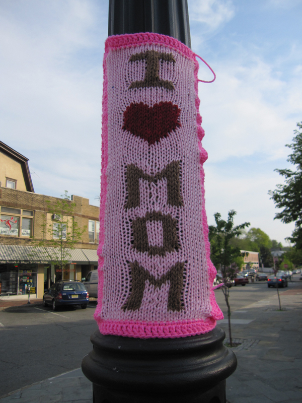 I ️ Mom Yarn Bomb – Happy Mother’s Day! - KnitHacker