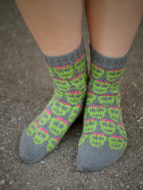 The Socking Dead – Socks for the Zombie Apocalypse | KnitHacker